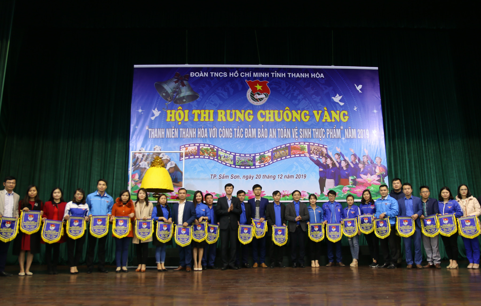 Hội thi Rung chuông vàng “Tìm hiểu kiến thức về an toàn thực phẩm”