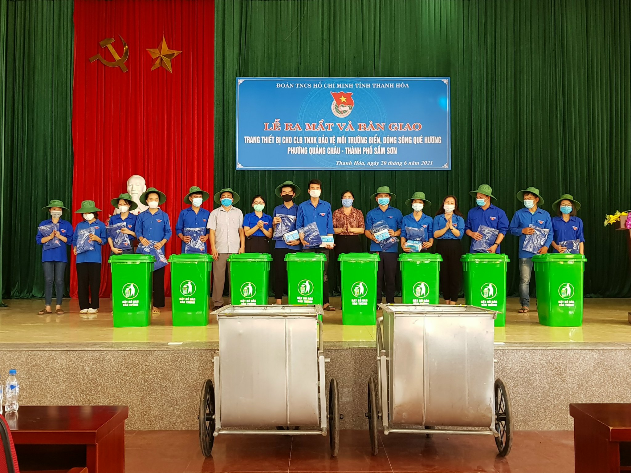 Tỉnh đoàn Thanh Hóa tổ chức Lễ ra mắt và bàn giao trang thiết bị cho Câu lạc bộ TNXK bảo vệ môi ...